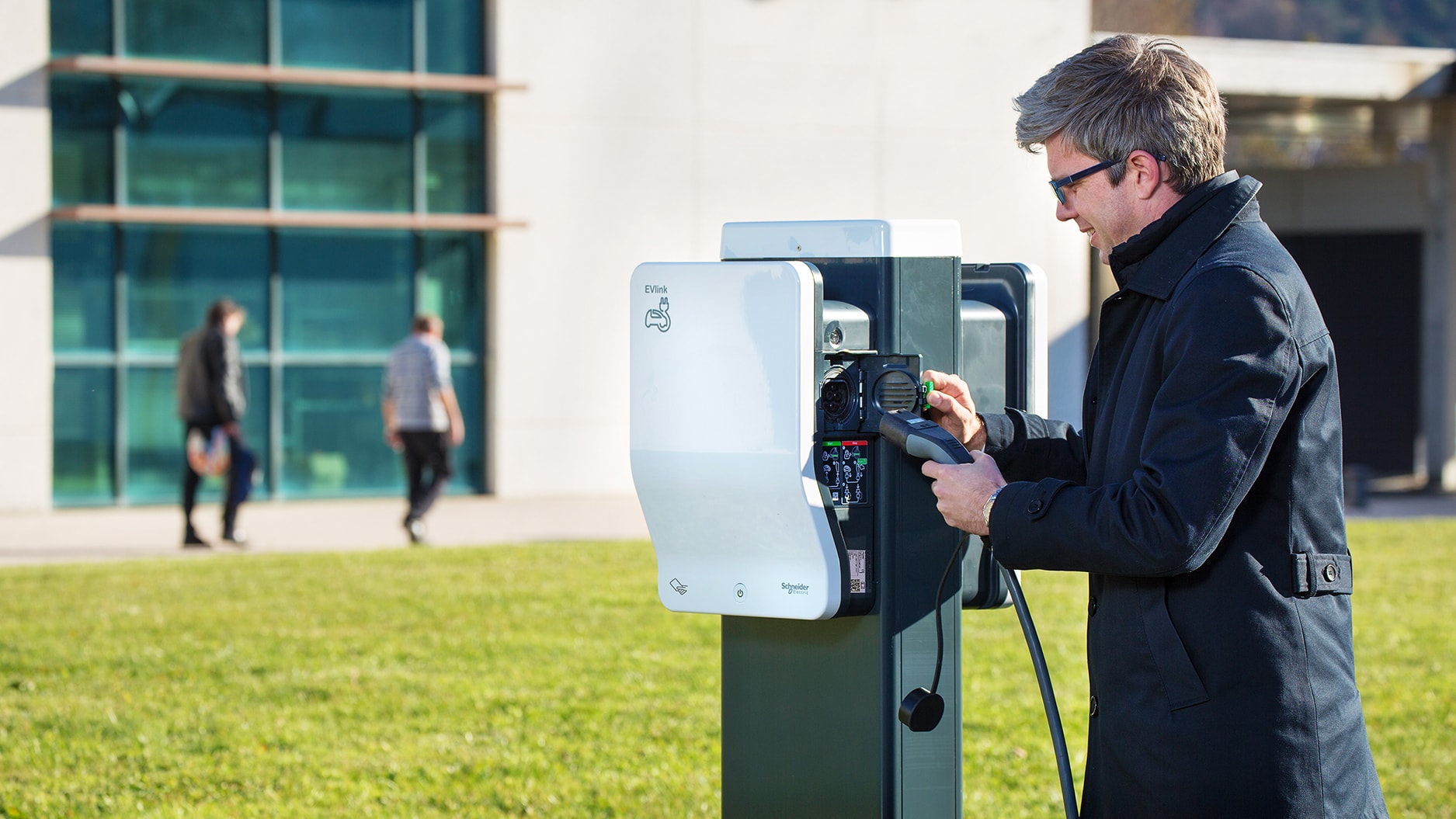 LEADING THE CHARGE ON SMART, SUSTAINABLE TRANSPORT - Australian ...